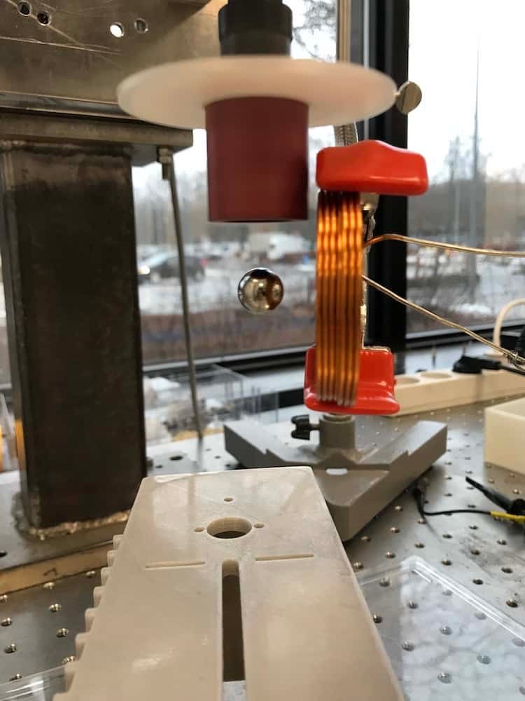 Scientists discover a new mode of magnetic levitation/Científicos ...