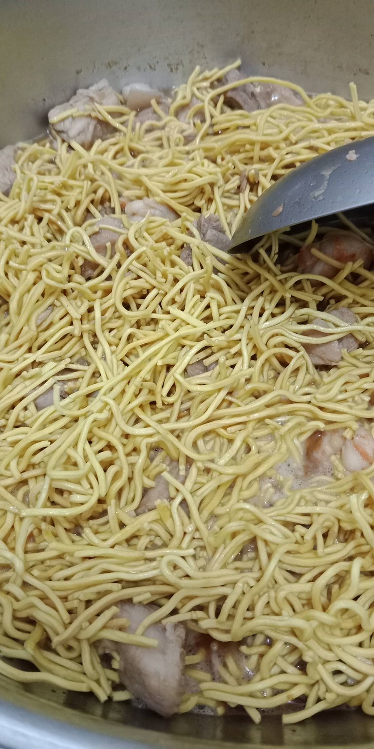Cooking Pancit Bato — Hive