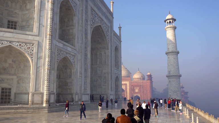 Taj Mahal an extremely precise structure and the 7th new wonder of the ...
