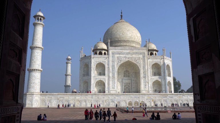 Taj Mahal an extremely precise structure and the 7th new wonder of the ...